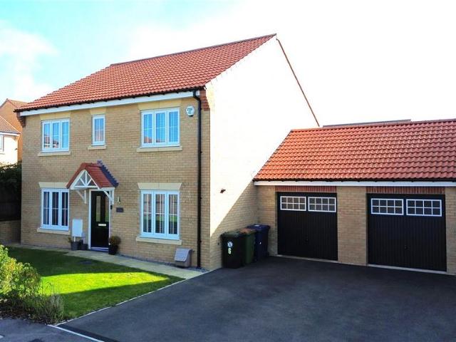 4 bedroom detached house for sale