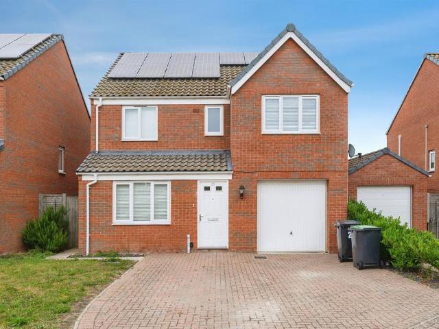 4 bedroom detached house for sale