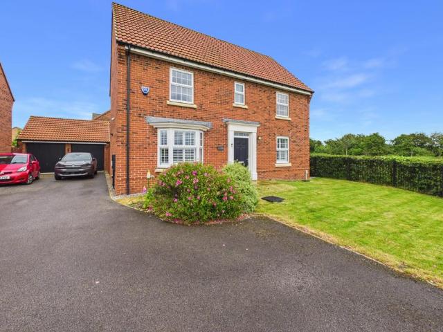 4 bedroom detached house for sale