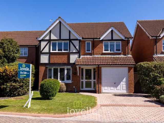 4 bedroom detached house for sale