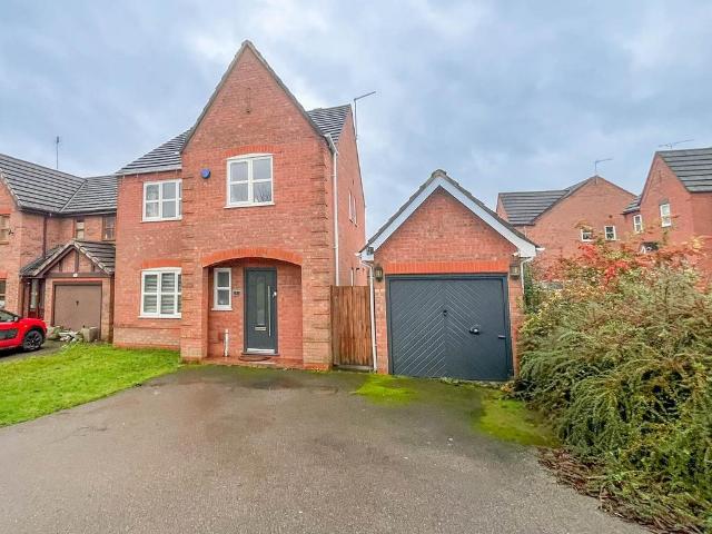4 bedroom detached house for sale