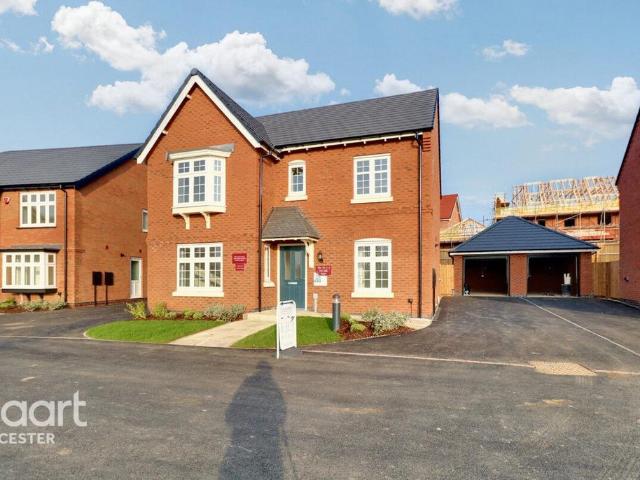 4 bedroom detached house for sale