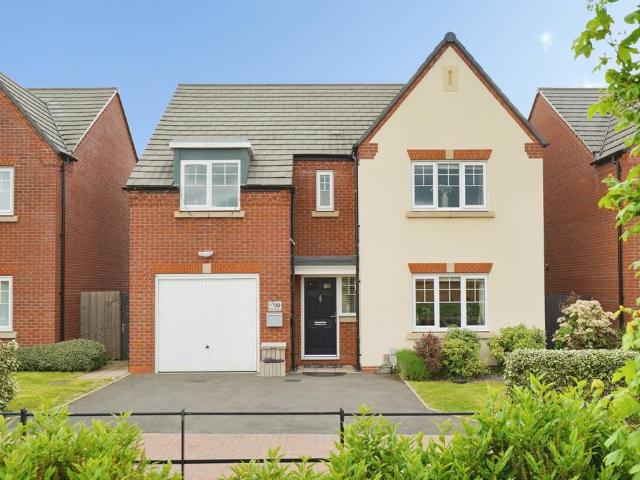 4 bedroom detached house for sale