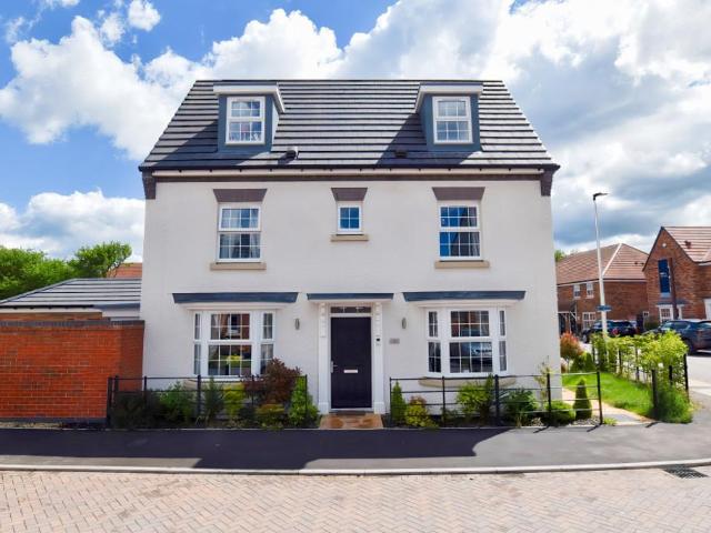 4 bedroom detached house for sale
