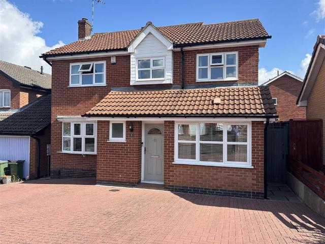 4 bedroom detached house for sale