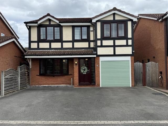 4 bedroom detached house for sale