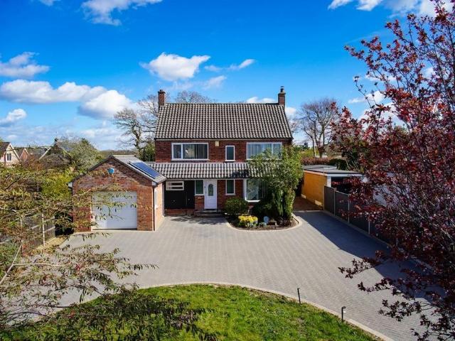 4 bedroom detached house for sale