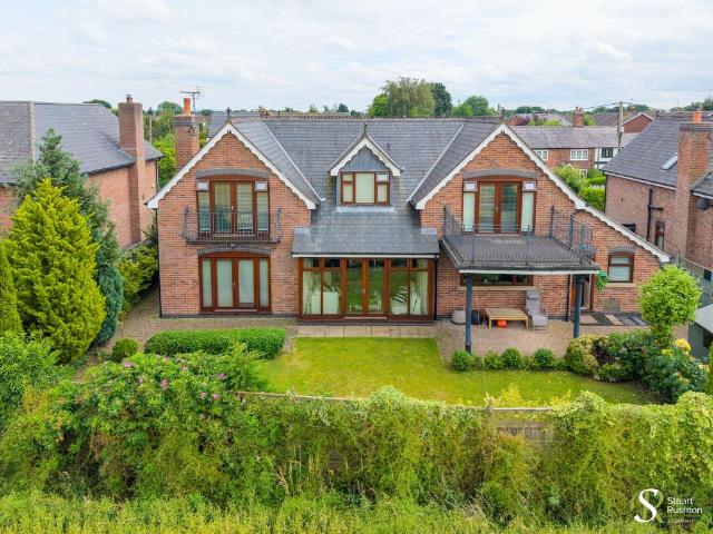 4 bedroom detached house for sale