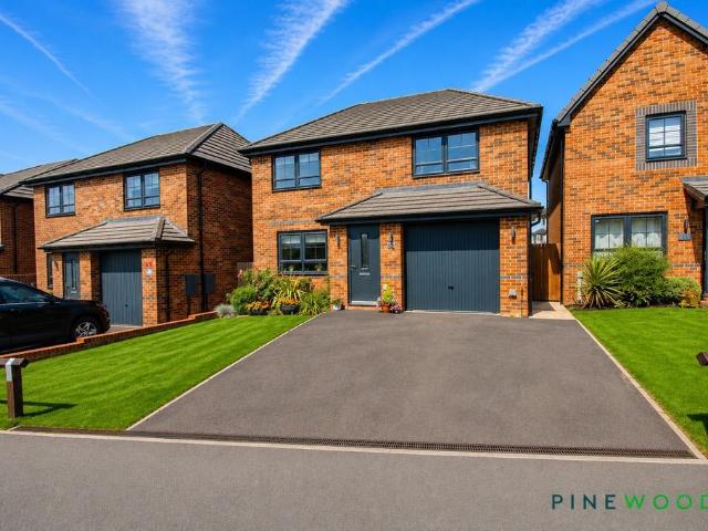 4 bedroom detached house for sale