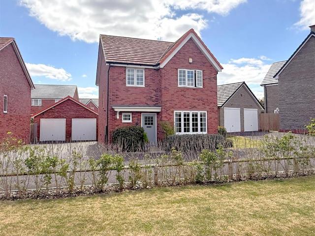 4 bedroom detached house for sale