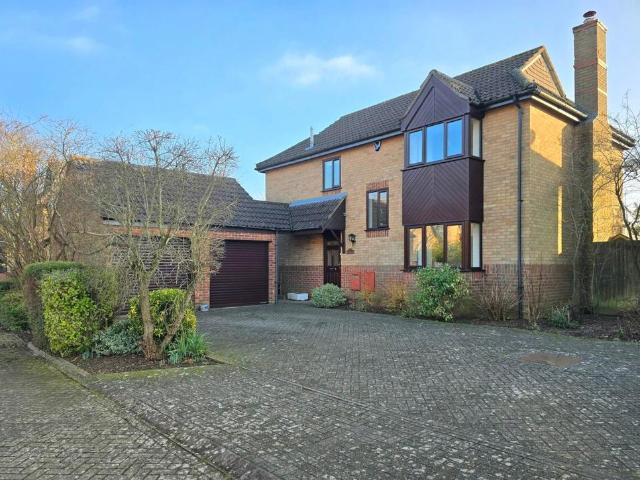 4 bedroom detached house for sale