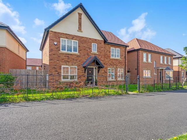 4 bedroom detached house for sale