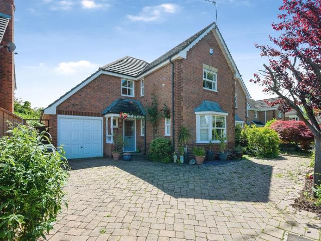 4 bedroom detached house for sale