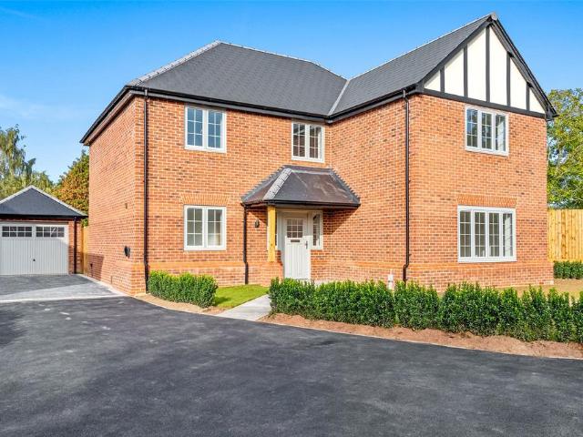 4 bedroom detached house for sale