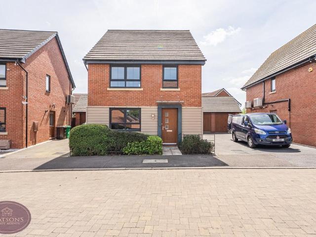 4 bedroom detached house for sale