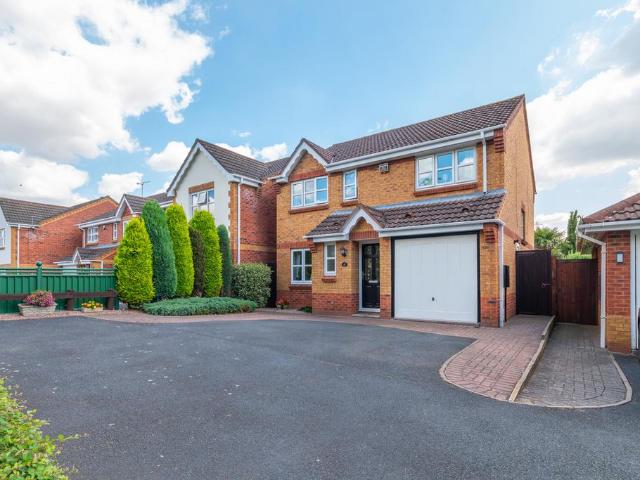 4 bedroom detached house for sale