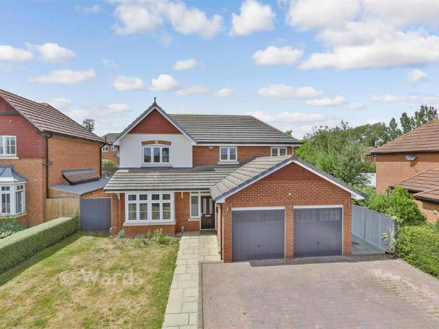 4 bedroom detached house for sale