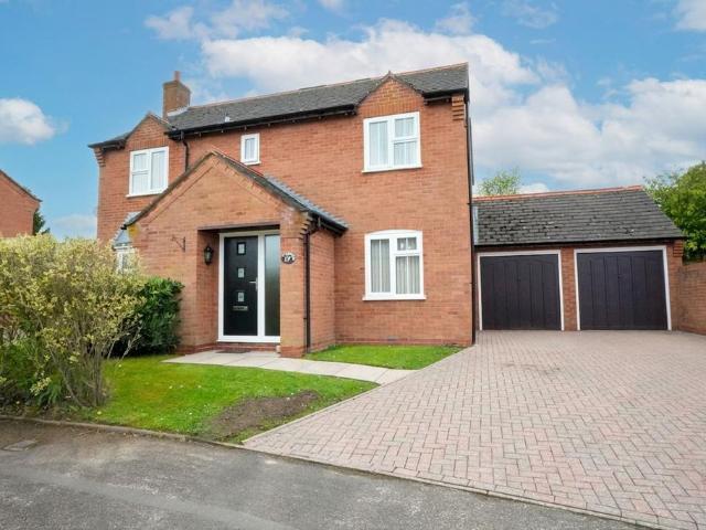 4 bedroom detached house for sale