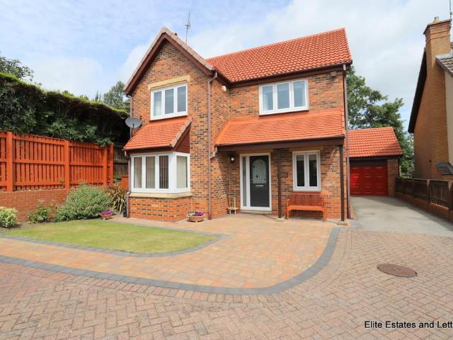 4 bedroom detached house for sale