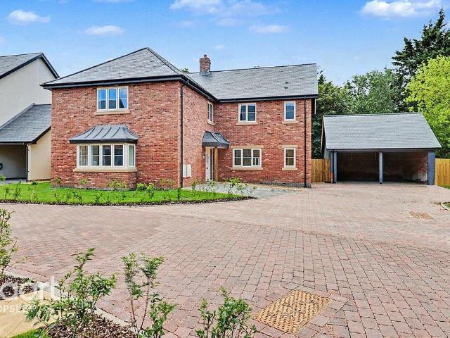 4 bedroom detached house for sale