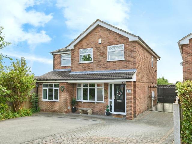 4 bedroom detached house for sale