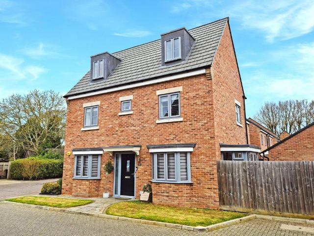 4 bedroom detached house for sale