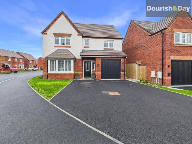 4 bedroom detached house for sale