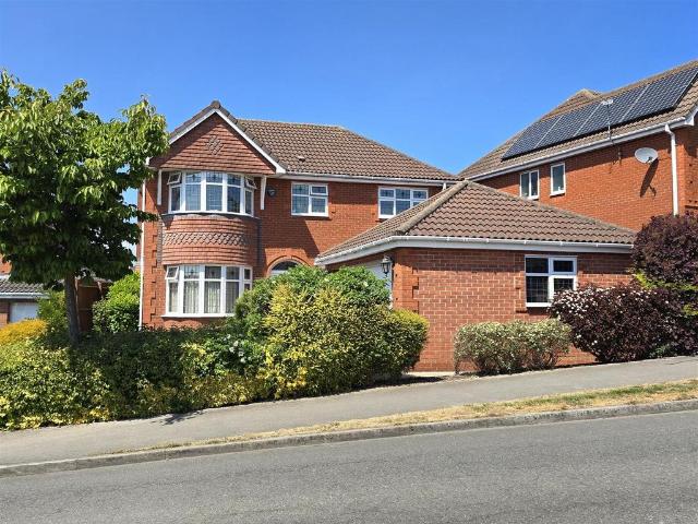 4 bedroom detached house for sale