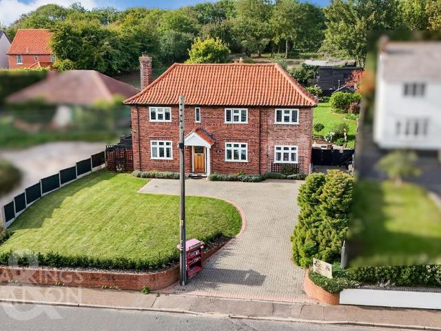 4 bedroom detached house for sale