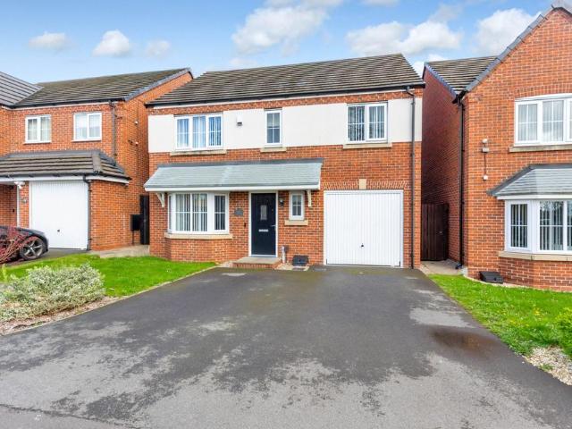 4 bedroom detached house for sale