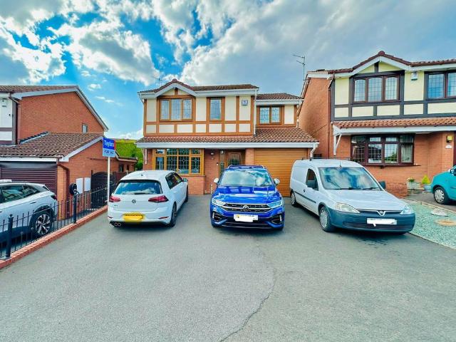 4 bedroom detached house for sale