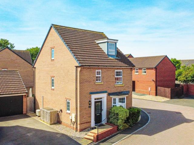 4 bedroom detached house for sale