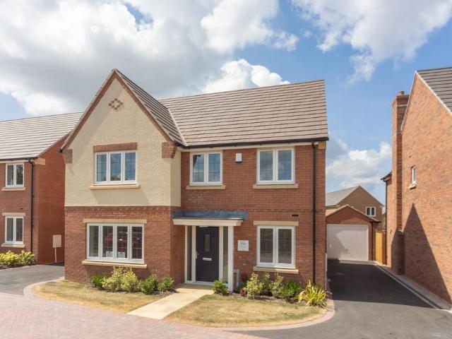 4 bedroom detached house for sale