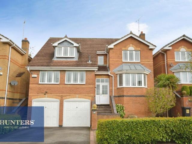 4 bedroom detached house for sale
