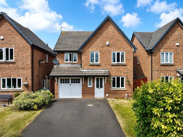 4 bedroom detached house for sale