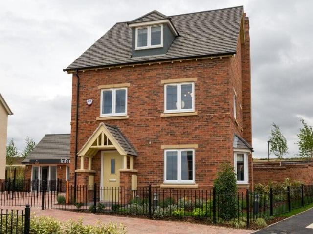 4 bedroom detached house for sale