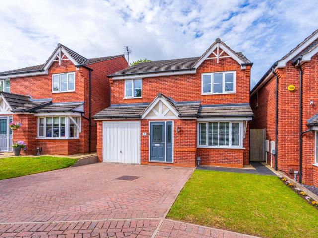 4 bedroom detached house for sale