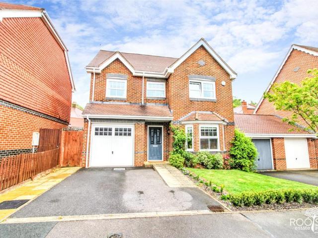 4 bedroom detached house for sale