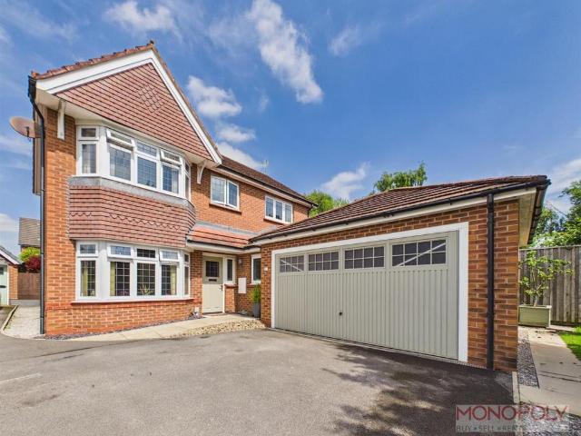 4 bedroom detached house for sale