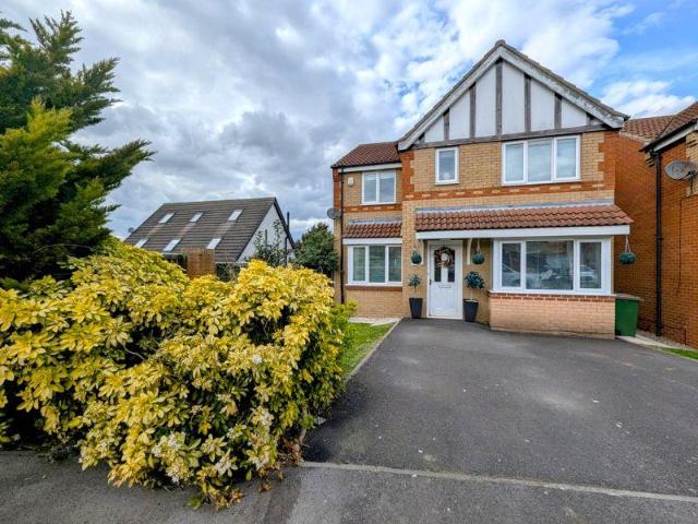 4 bedroom detached house for sale