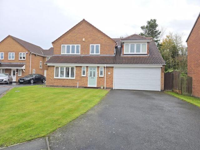 4 bedroom detached house for sale