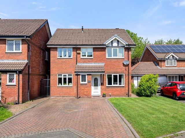 4 bedroom detached house for sale