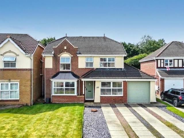 4 bedroom detached house for sale