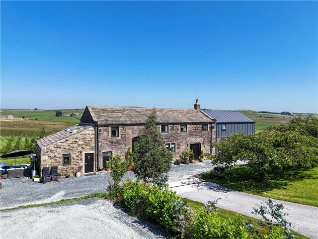 4 bedroom equestrian facility for sale