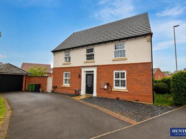 4 bedroom detached house for sale