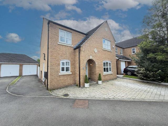 4 bedroom detached house for sale