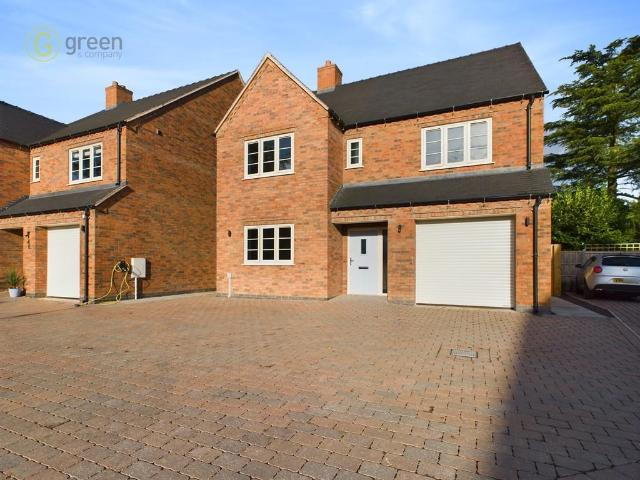 4 bedroom detached house for sale