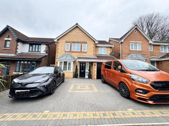 4 bedroom detached house for sale