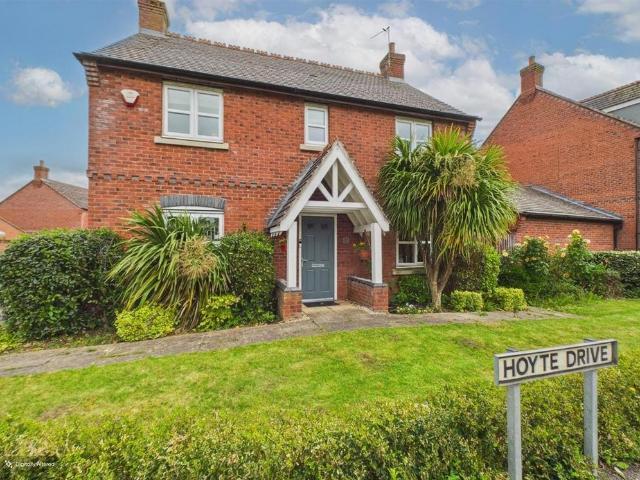 4 bedroom detached house for sale
