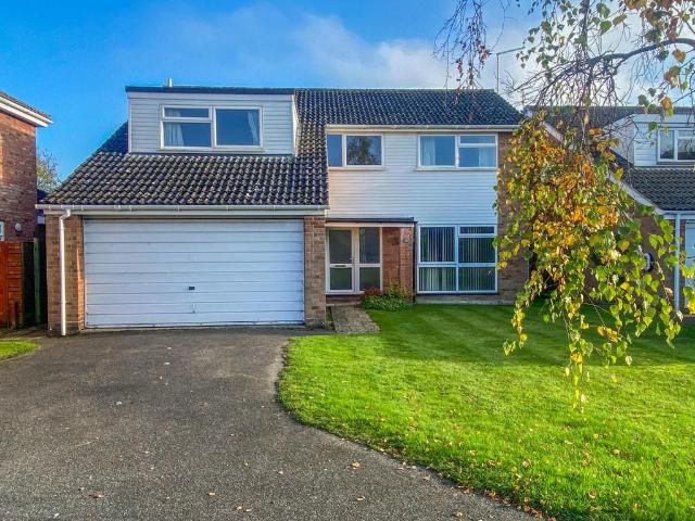 4 bedroom detached house for sale